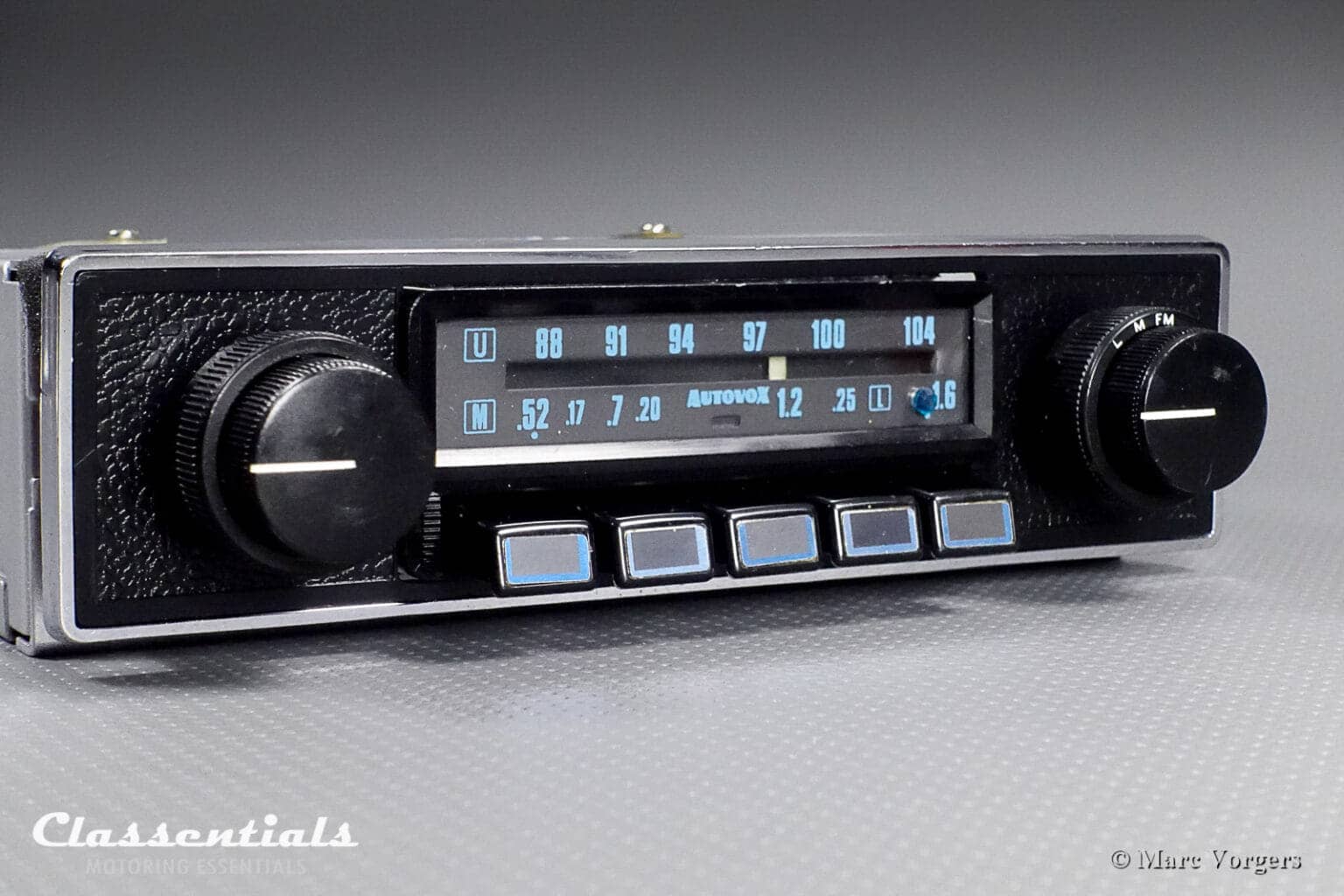 SOLD to the Netherlands: AUTOVOX RB277A Vintage Original 1970s FM ...