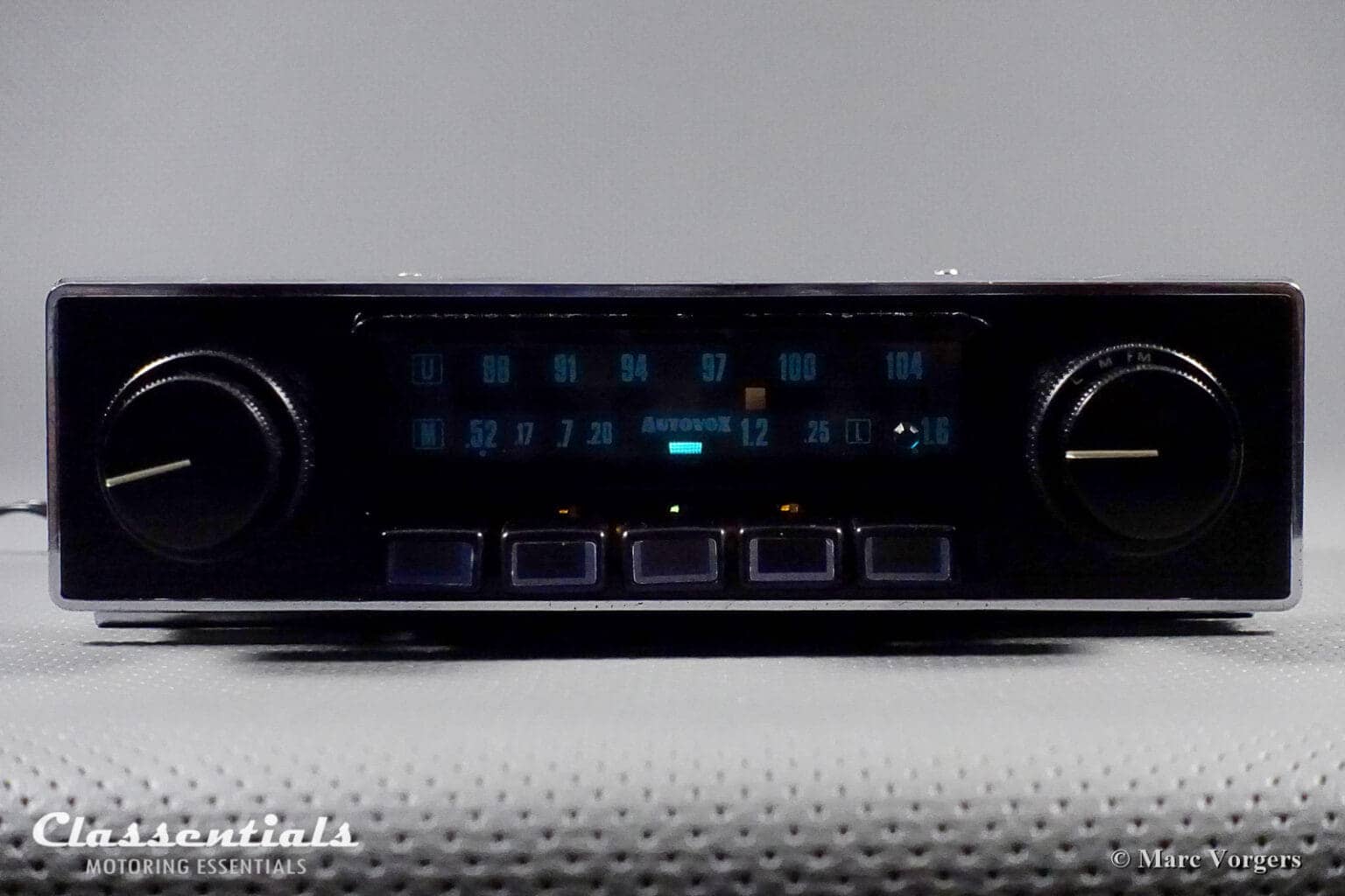 SOLD to the Netherlands: AUTOVOX RB277A Vintage Original 1970s FM ...