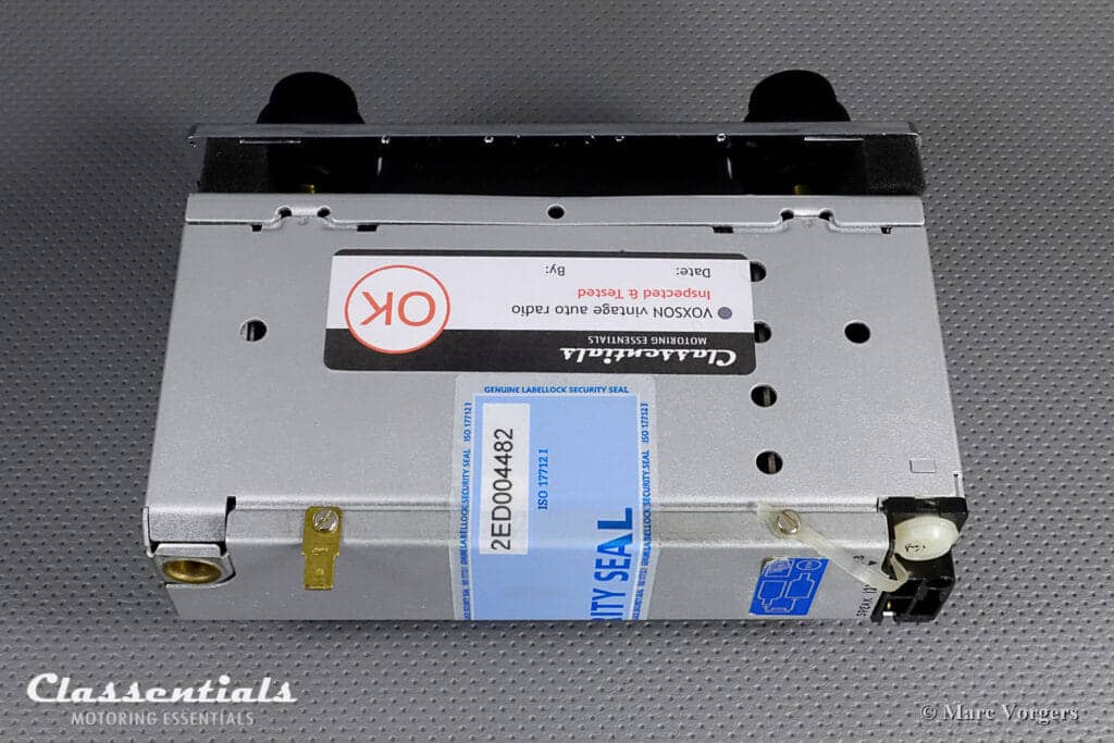 SOLD to the Netherlands: AUTOVOX RB277A Vintage Original 1970s FM ...